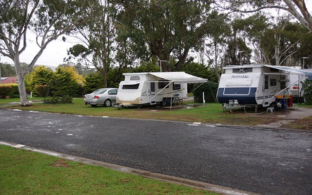 HOW TO SURVIVE THE RAIN IN A CARAVAN PARK – Caravan World Australia